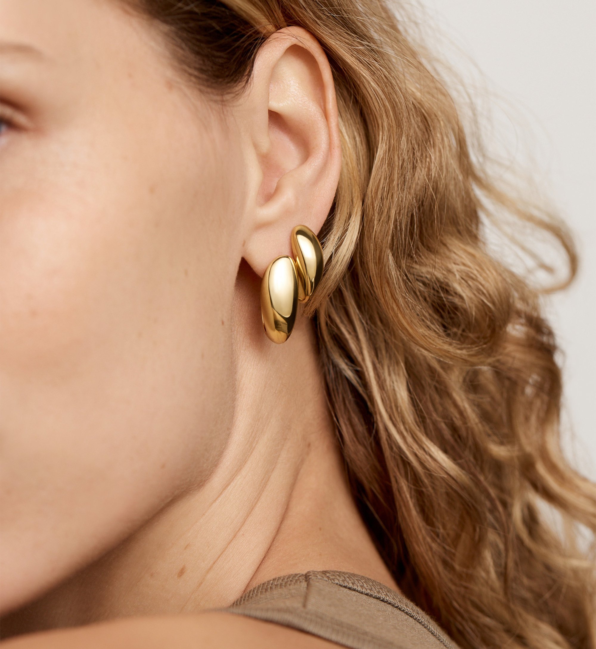 Nura Reef Medium Hoop Earrings in 18k Gold Vermeil on Sterling Silver | Jewellery by Monica Vinader