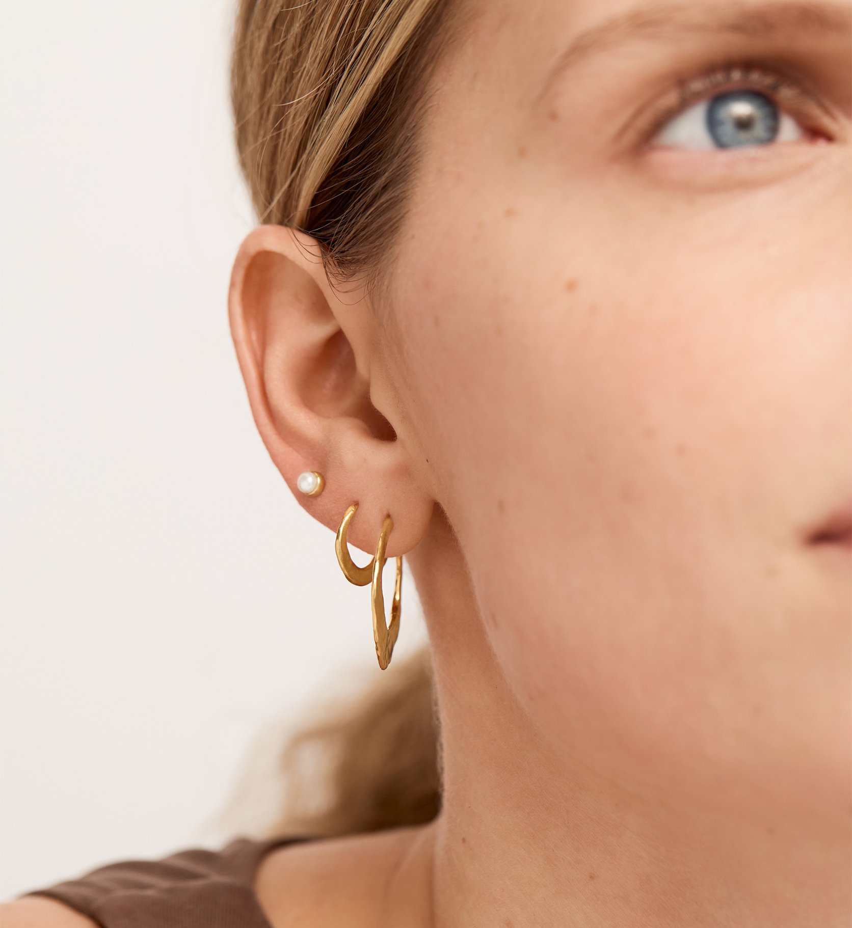 Capri Medium Hoop Earrings in 18k Gold Vermeil on Sterling Silver | Jewellery by Monica Vinader
