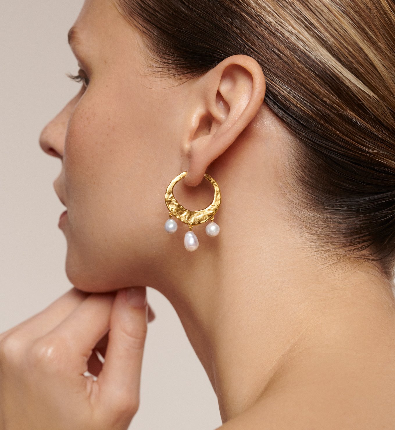 Capri Baroque Pearl Medium Hoop Earrings in 18k Gold Vermeil on Sterling Silver and Pearl ...