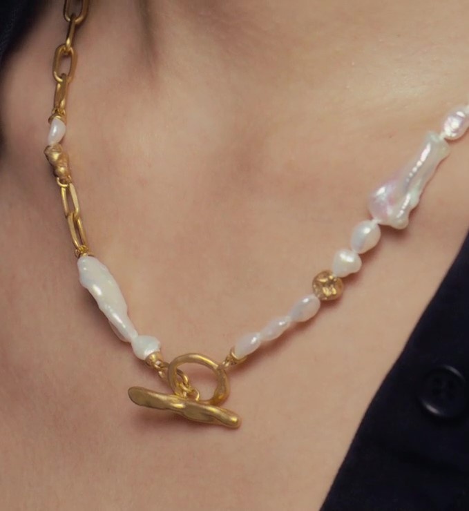 Amy Powney Keshi Pearl Asymmetric T-Bar Chain Necklace 46cm/18' in 18k ...