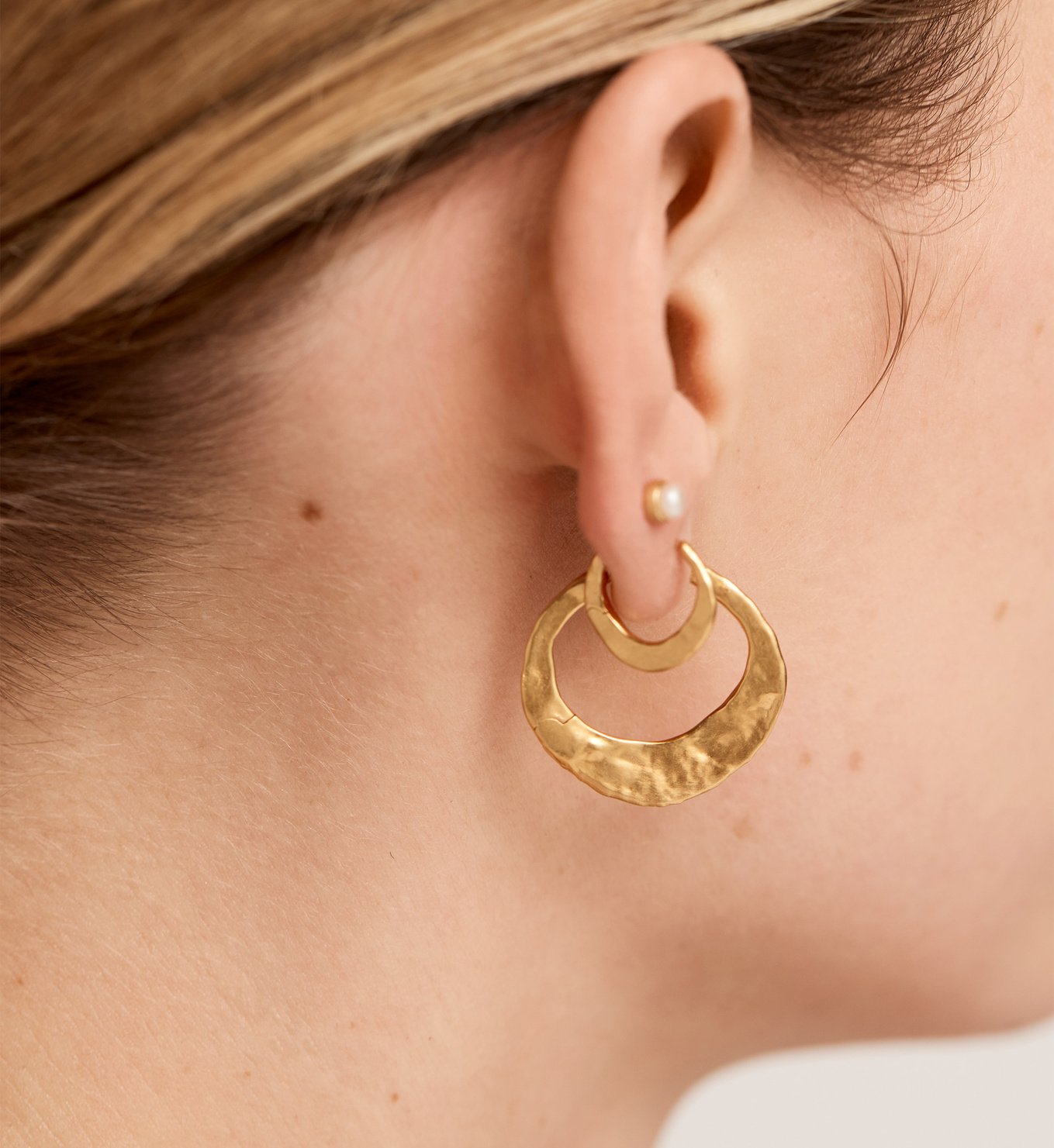 Capri Medium Hoop Earrings in 18k Gold Vermeil on Sterling Silver | Jewellery by Monica Vinader