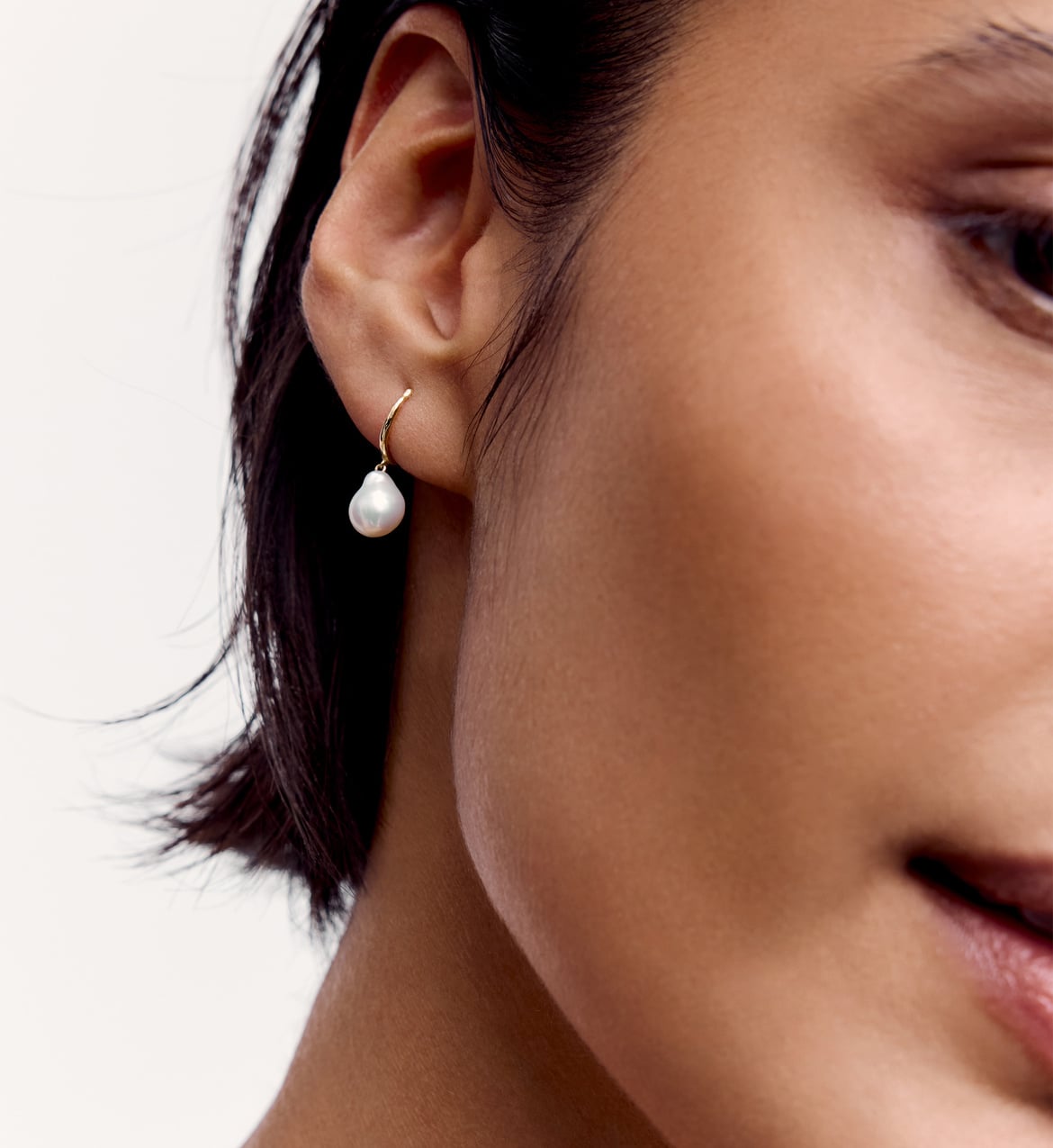 Small Baroque Pearl Mini Huggie Earrings in 14k Solid Gold and Pearl ...